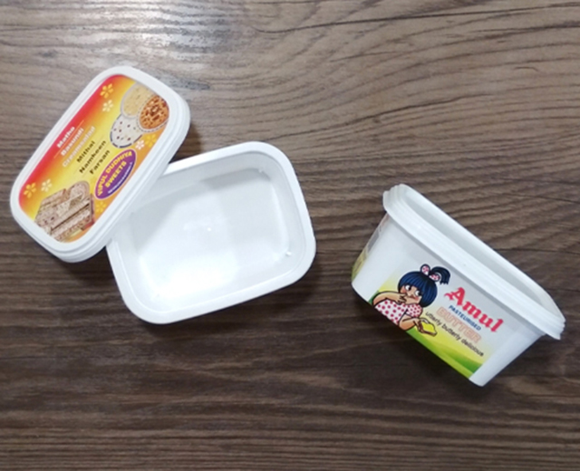 Selecting the Right In-Mold Labeling Process for Your Packaging