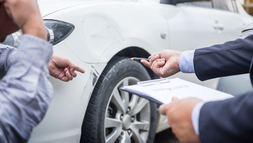 AI Car Damage Detection - Car Damage Recognition App | Ravin AI