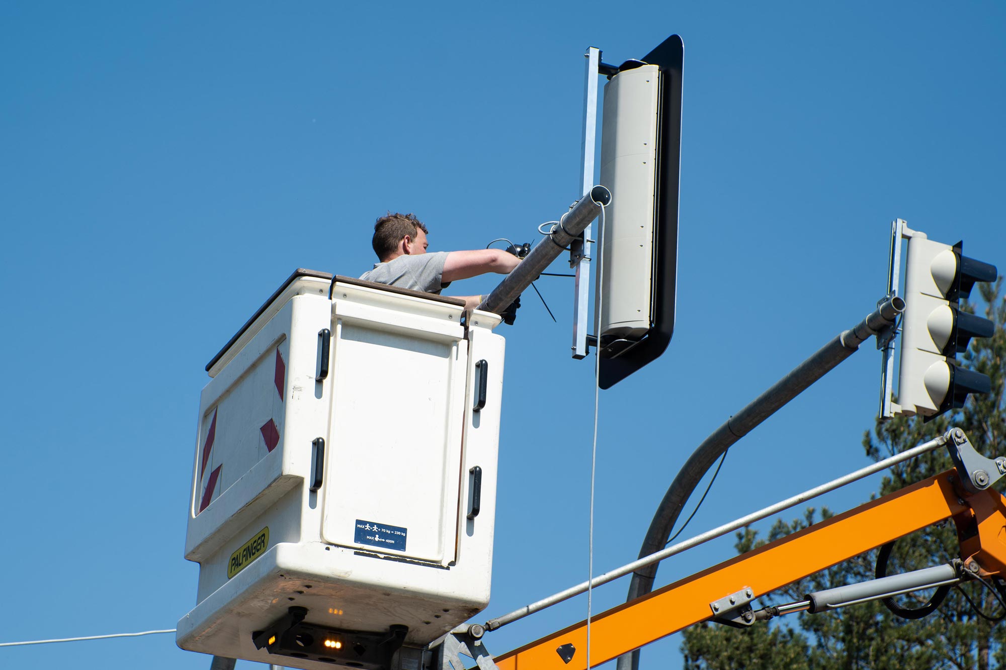 Elektroniker/Elektromonteur (w/m/d) für Lichtsignalanlagen bei der AVT ...