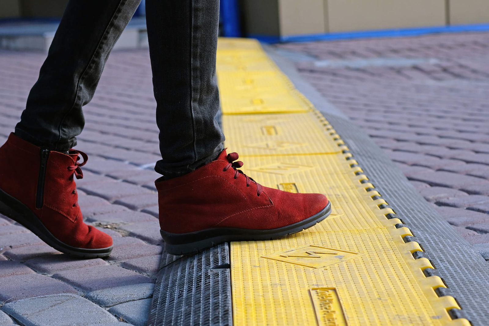 Tips for Choosing an EV Pavement Cable Protector | Car Sloth