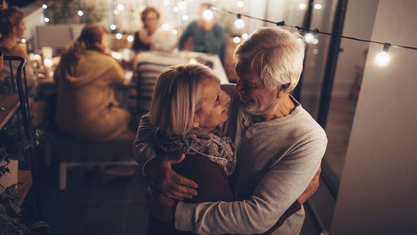 Virtual Hugs: The Ultimate Guide to Sending a Virtual Hug | Memento Blog