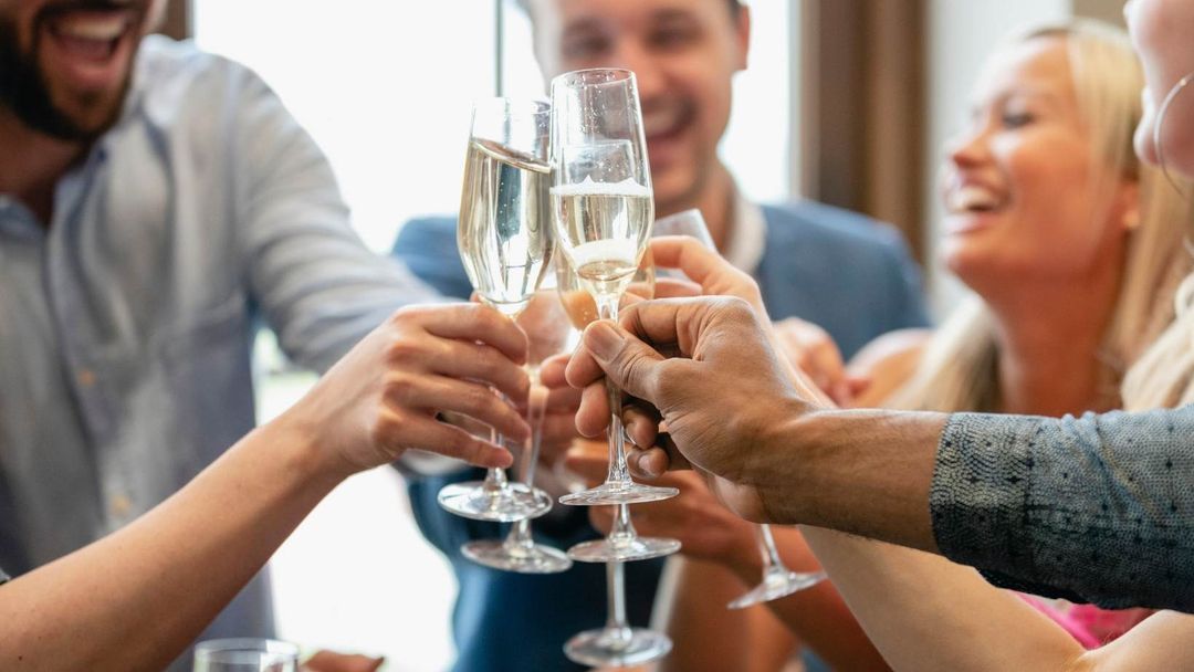 Virtual Hugs: The Ultimate Guide to Sending a Virtual Hug | Memento Blog