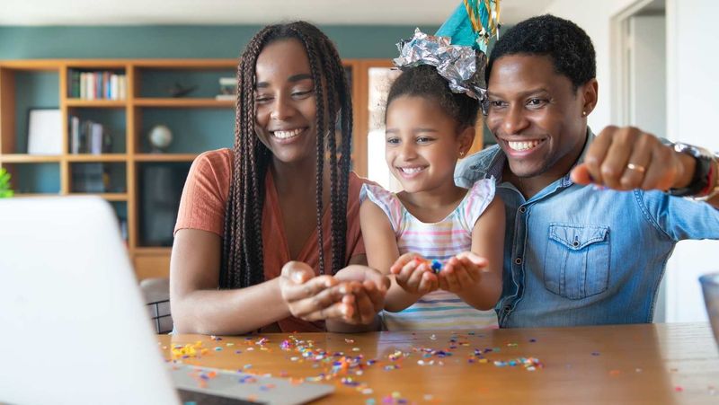 8 Ways to Use Group Videos at Work | Memento Blog