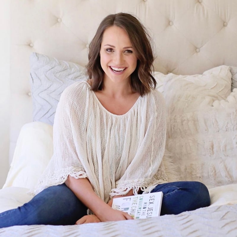 Kait Spills the Tea on Her Dating Life