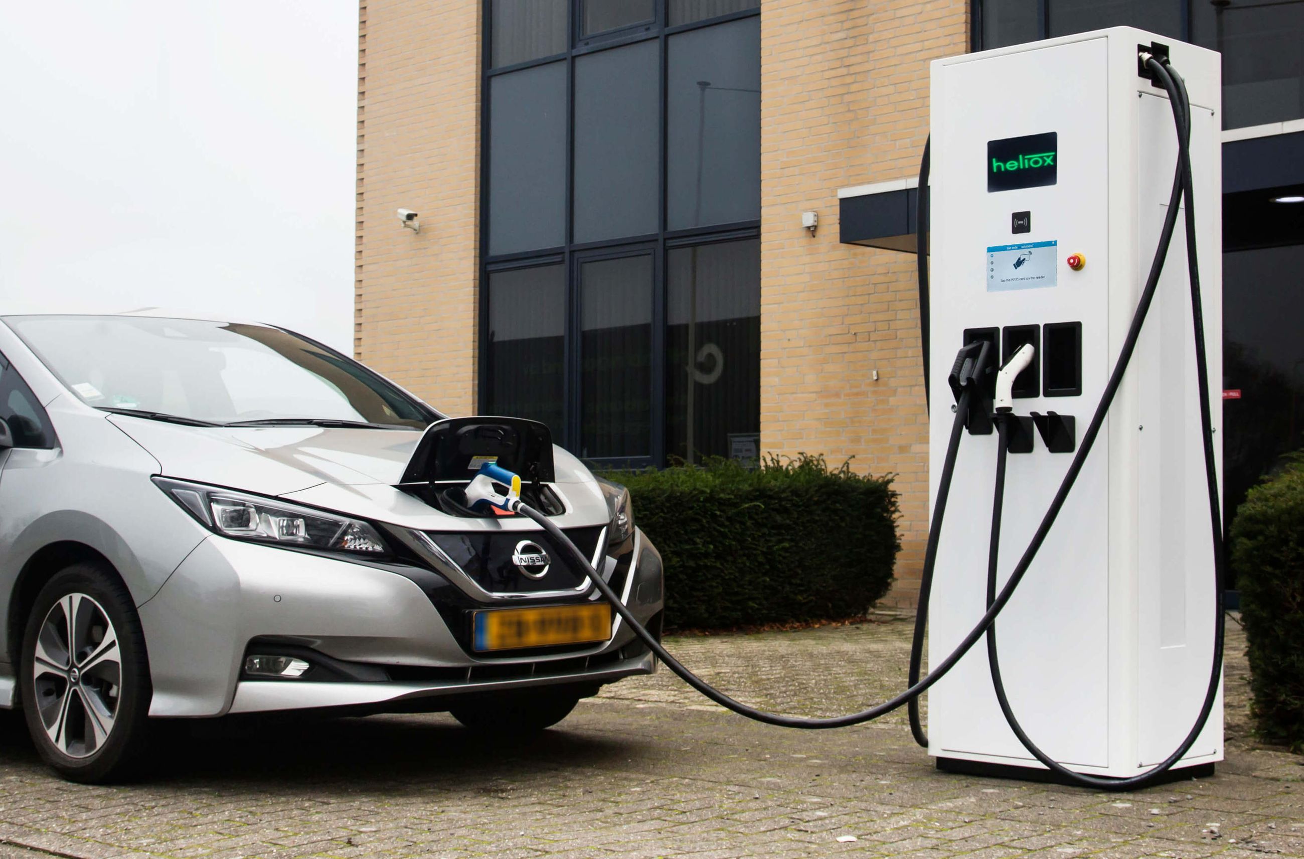 Rapid 50 kW All-in-One AC & DC charging station for Electric cars | Heliox