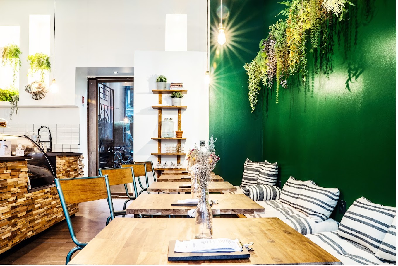 Beaver Coffee Shop- Le Petit Paumé