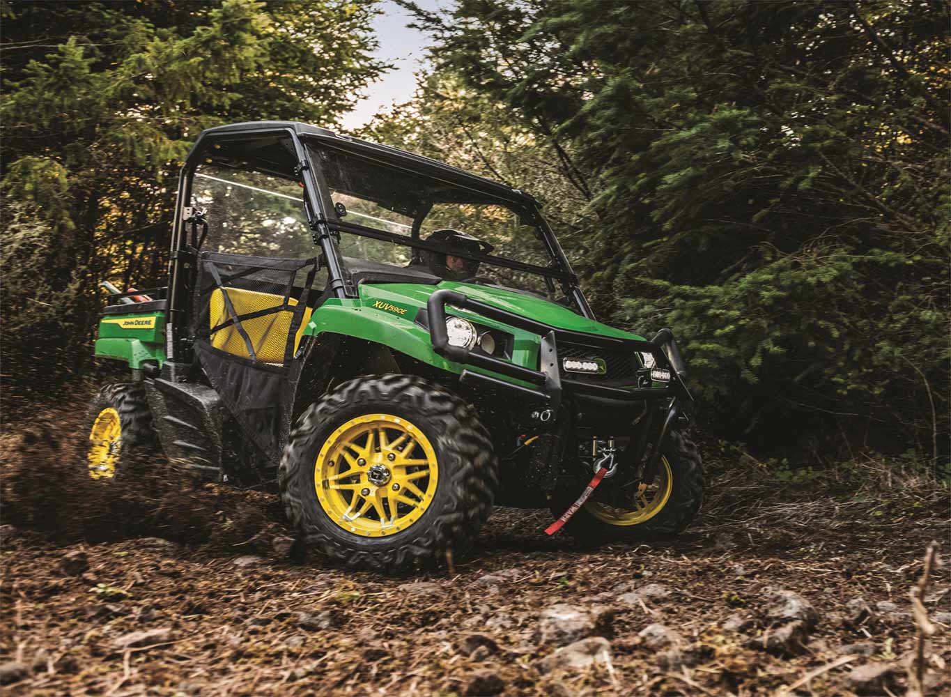 XUV590E Mid-Size Crossover Gator