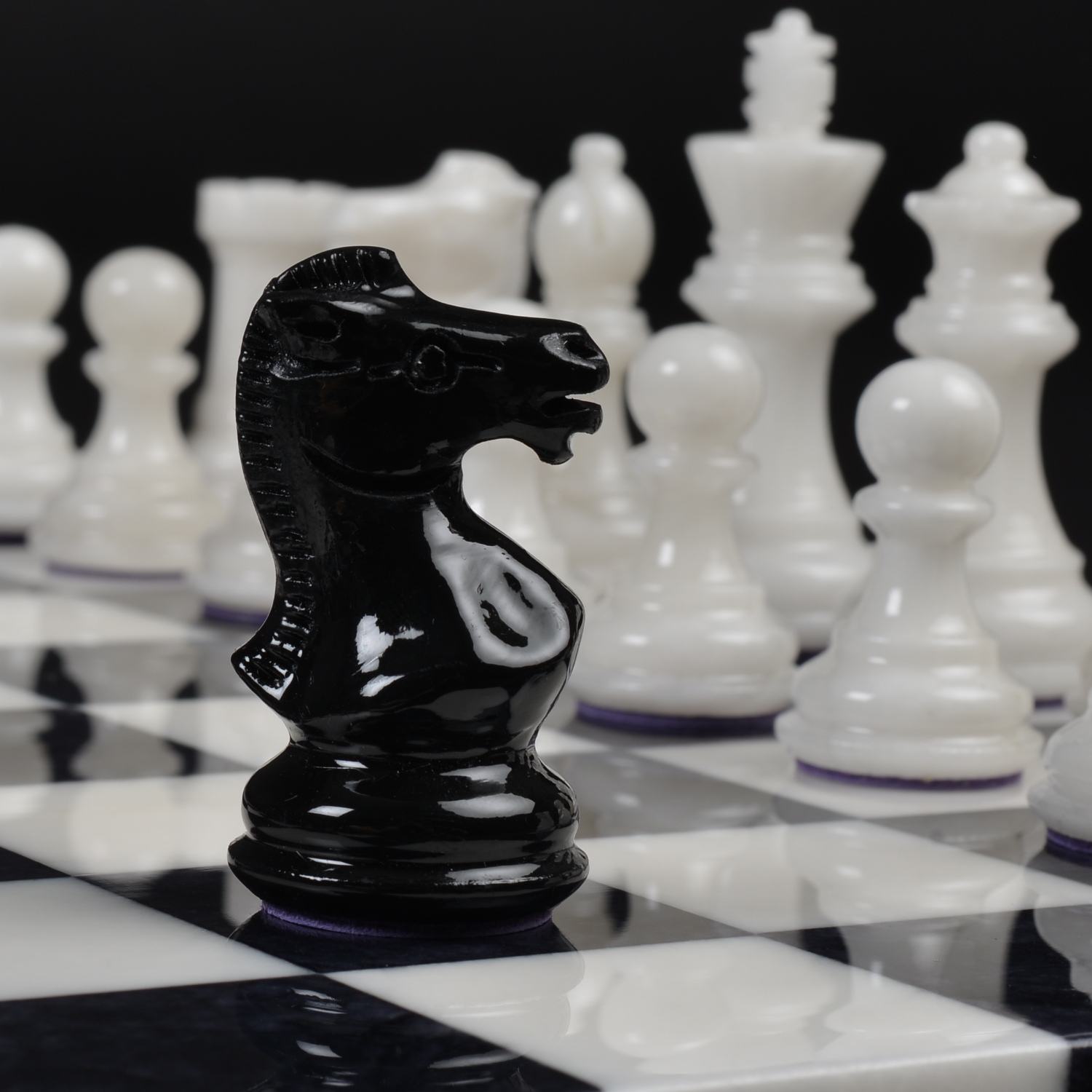 Alabaster chess board black and white - Purling