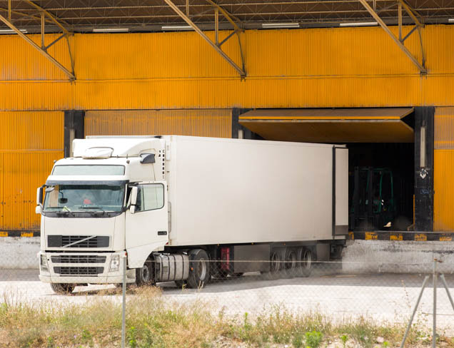 Carga y descarga de camiones: todo lo que necesitas saber