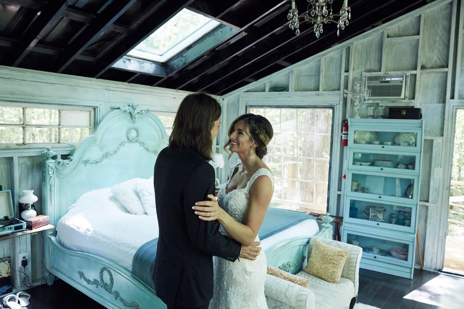 New Honeymoon Treehouse - Bolt Farm Treehouse