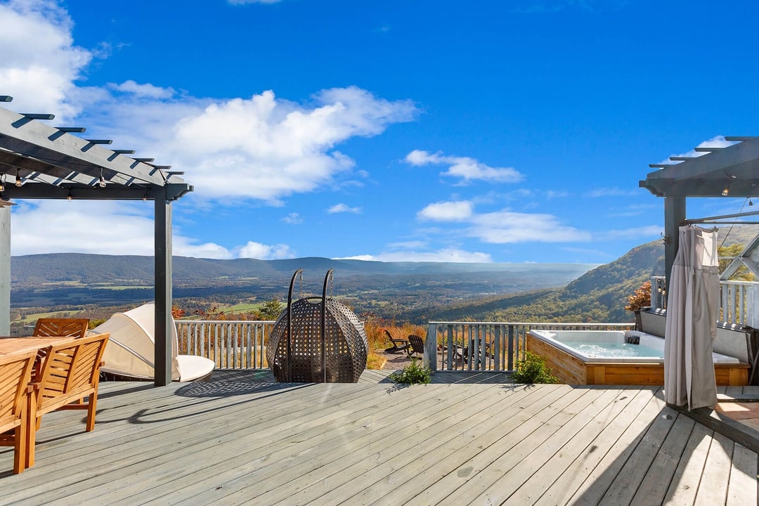 XL Dome - Bolt Farm Treehouse