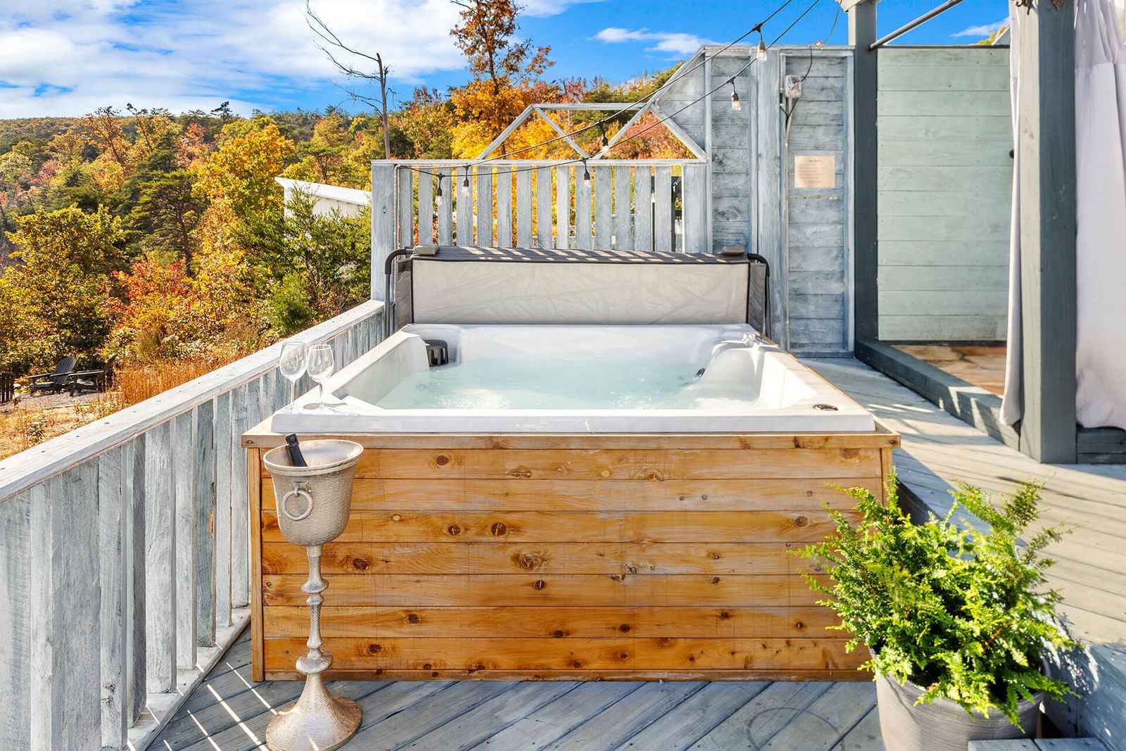 XL Dome - Bolt Farm Treehouse