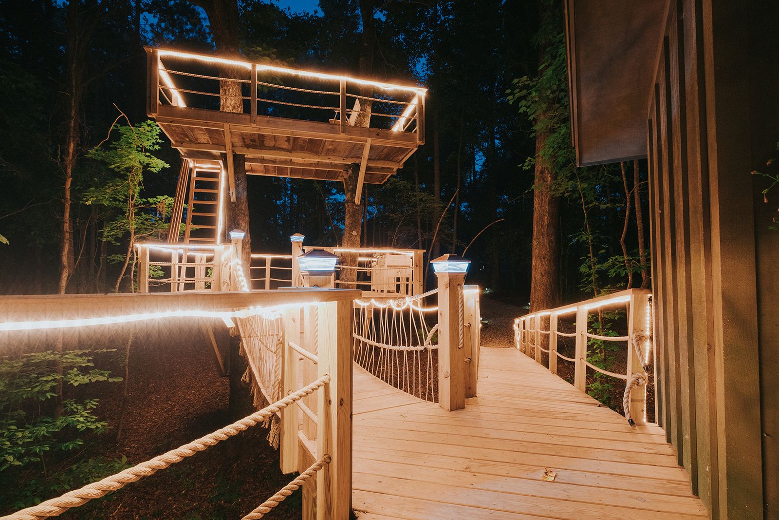 The Majestic Treehouse - Bolt Farm Treehouse