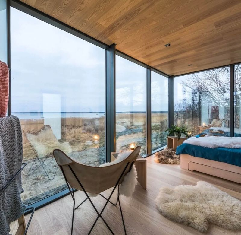 Mirror Cabin - Bolt Farm Treehouse