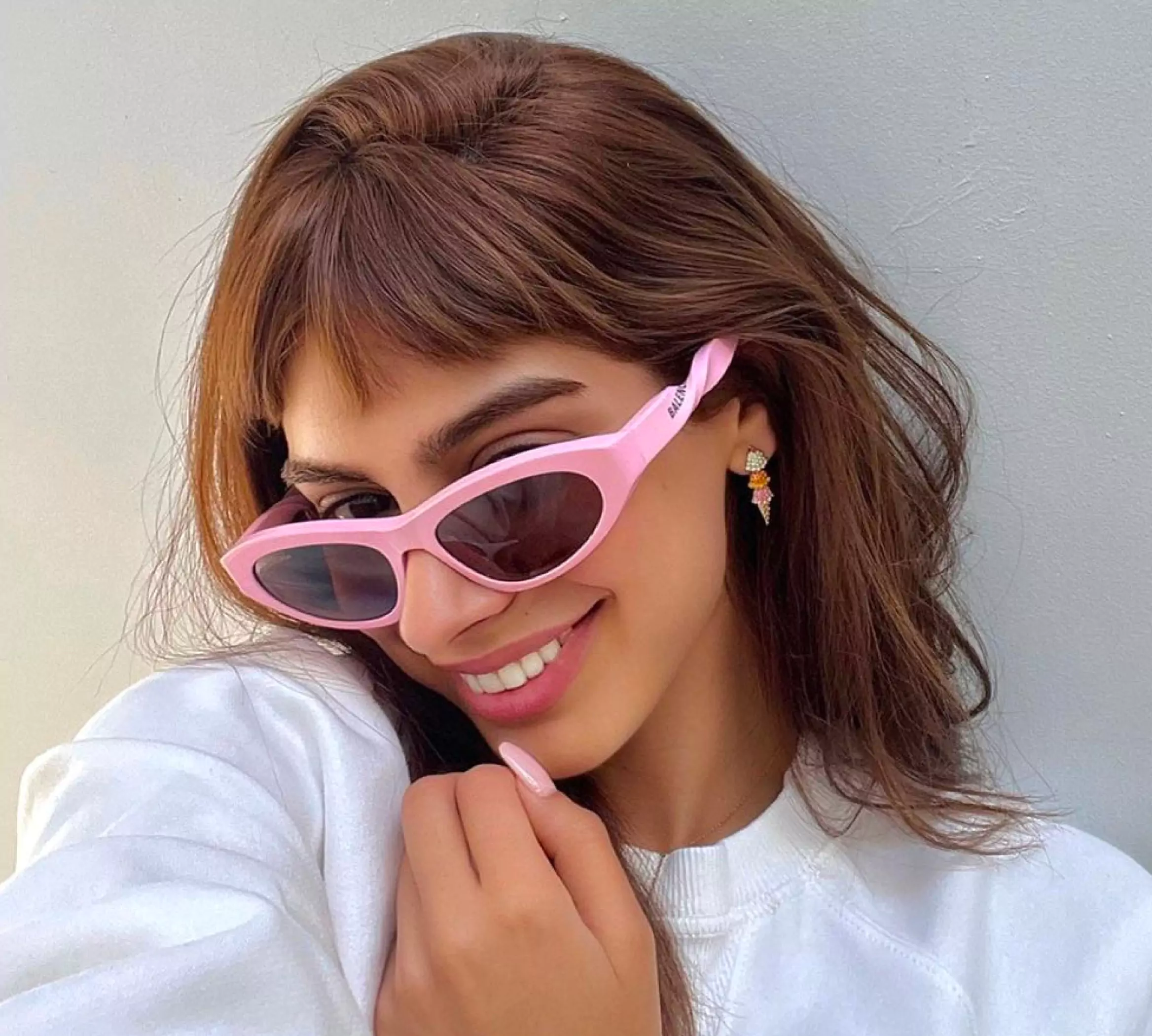 A Guide On Types Of Bangs For Every Face Shape - Tira