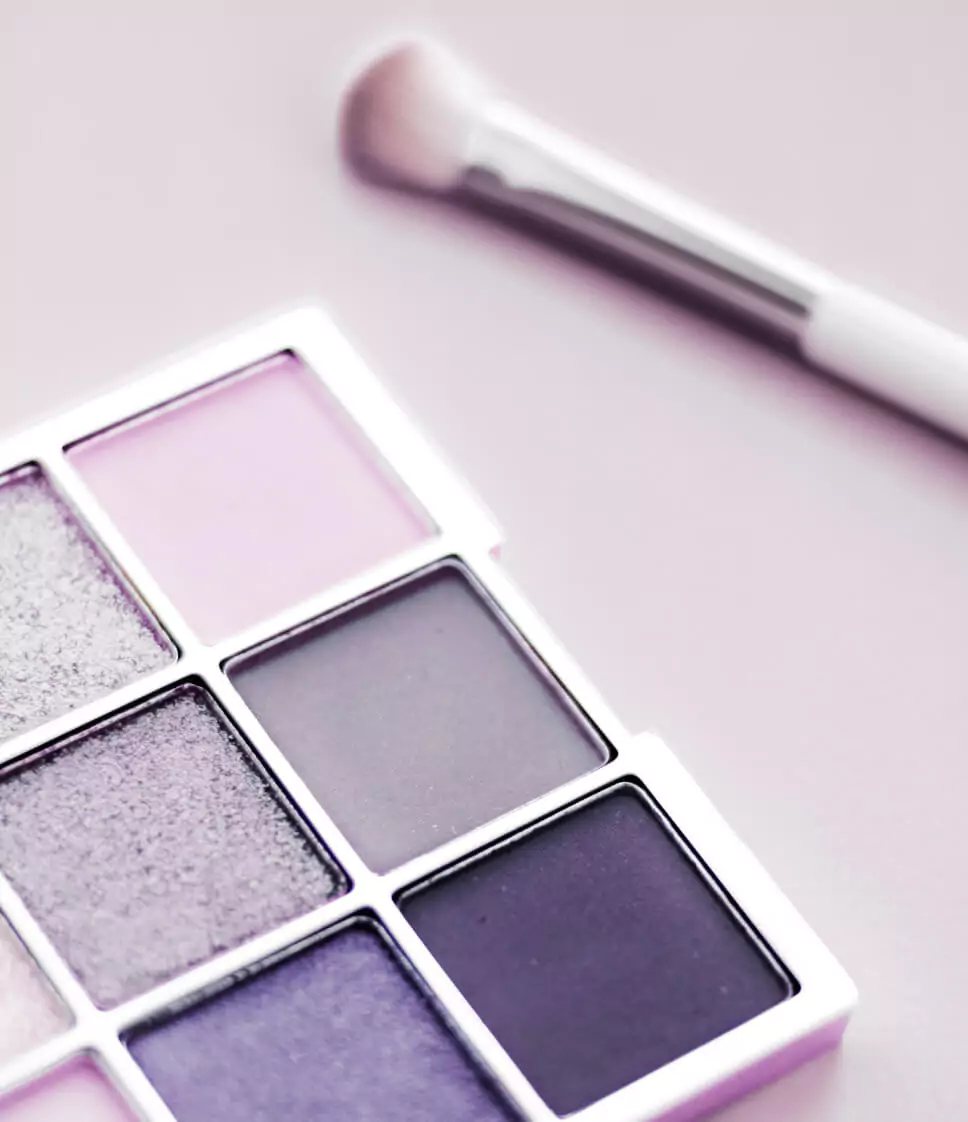 How to apply cut crease eyeshadow in 6 simple steps