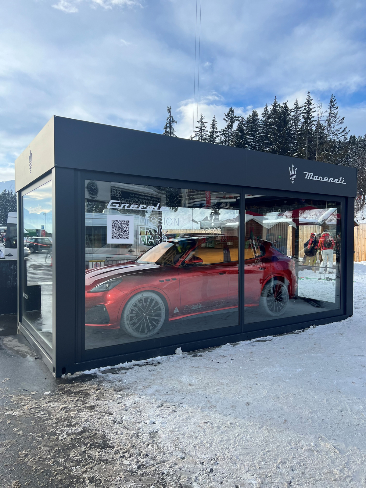 Showroom für Maserati in der Schweiz | JP SPACES