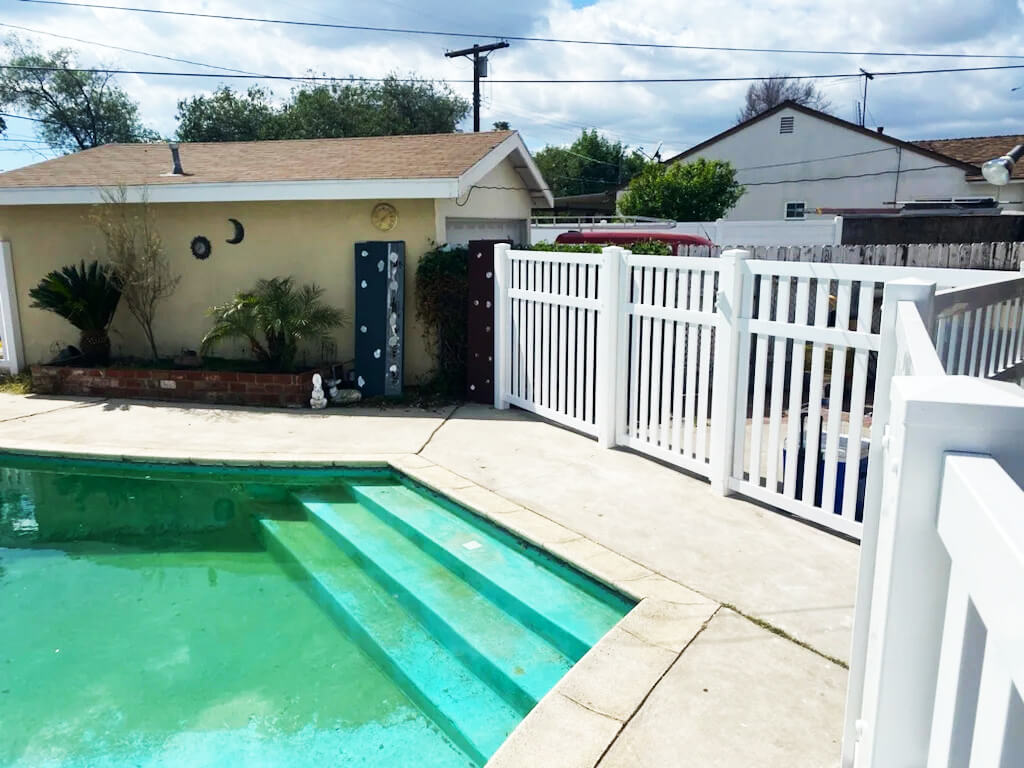 Vinyl Pool Fences - VinylFence.LA