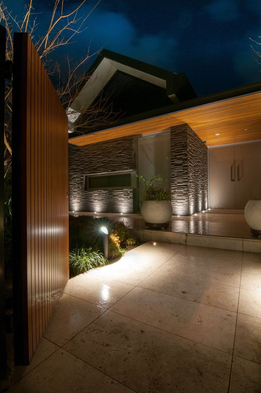 Outdoor Path Lights | LED Bollard & Pathway Lighting | Allera
