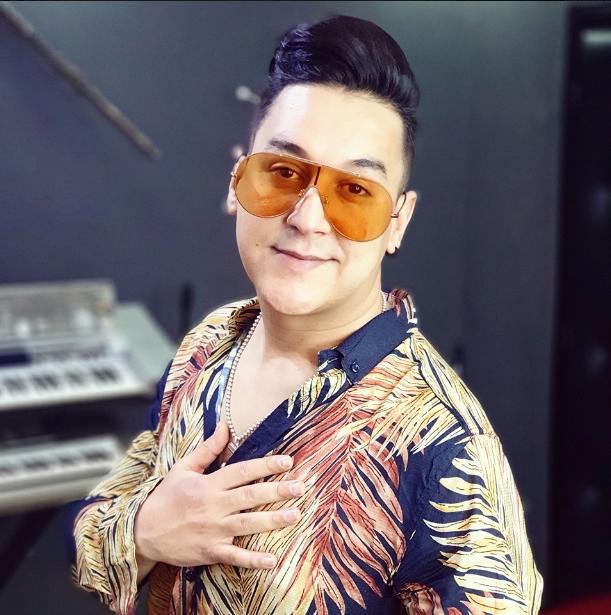 Hichem Smati: Biography of Tunisian Singer & Songwriter