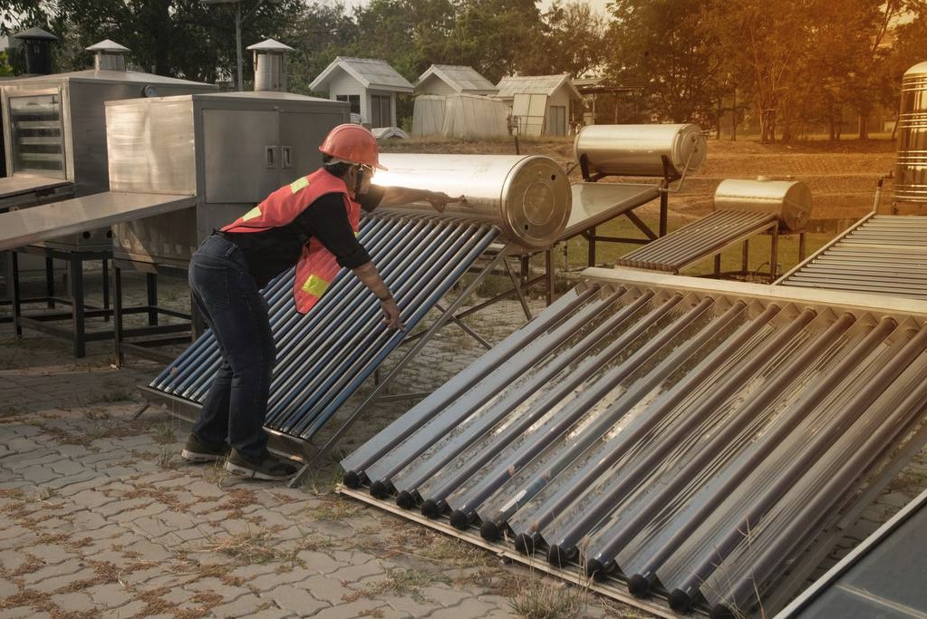 How Does A Solar Hot Water System Function? | Hero Plumbing