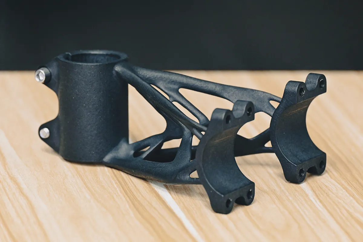 SLS vs. MJF 3D Printing: What designers and engineers need to know