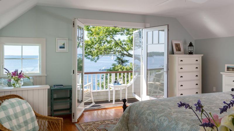 Spruce Point Cottage, Boothbay Harbor, Maine - Whitten Architects