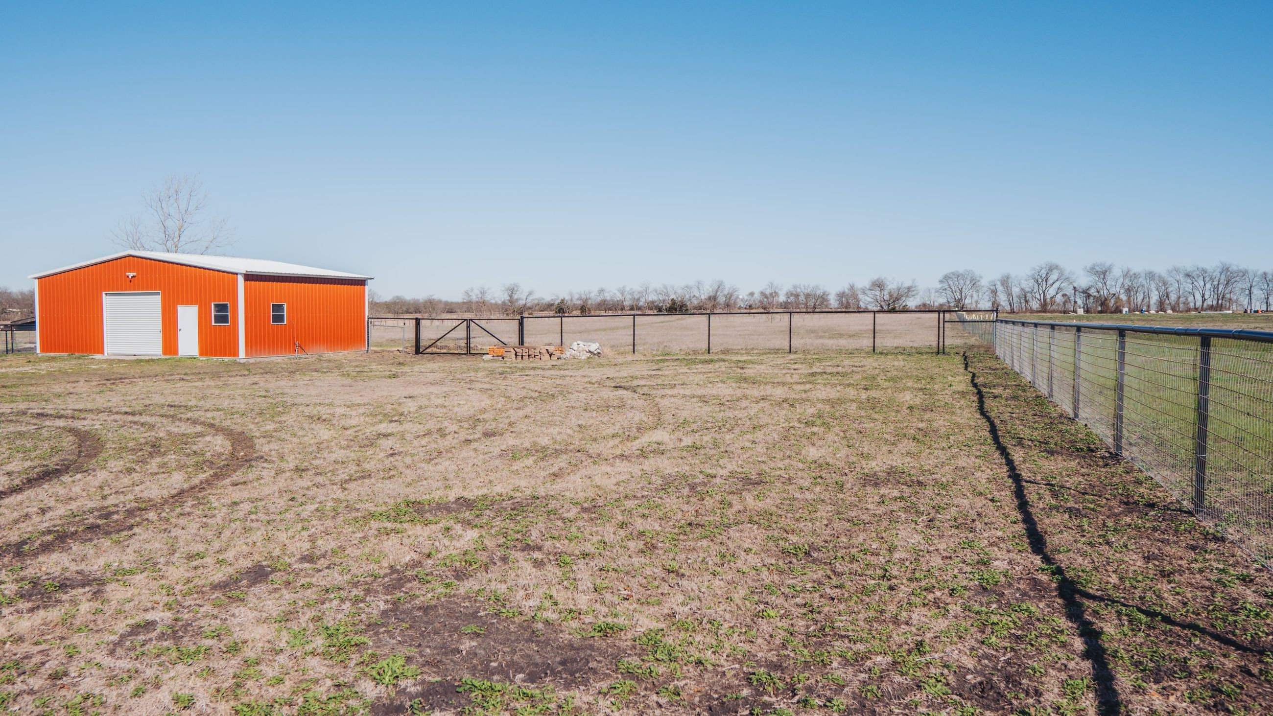 Pipe Fence Installation - Dallas-Fort Worth