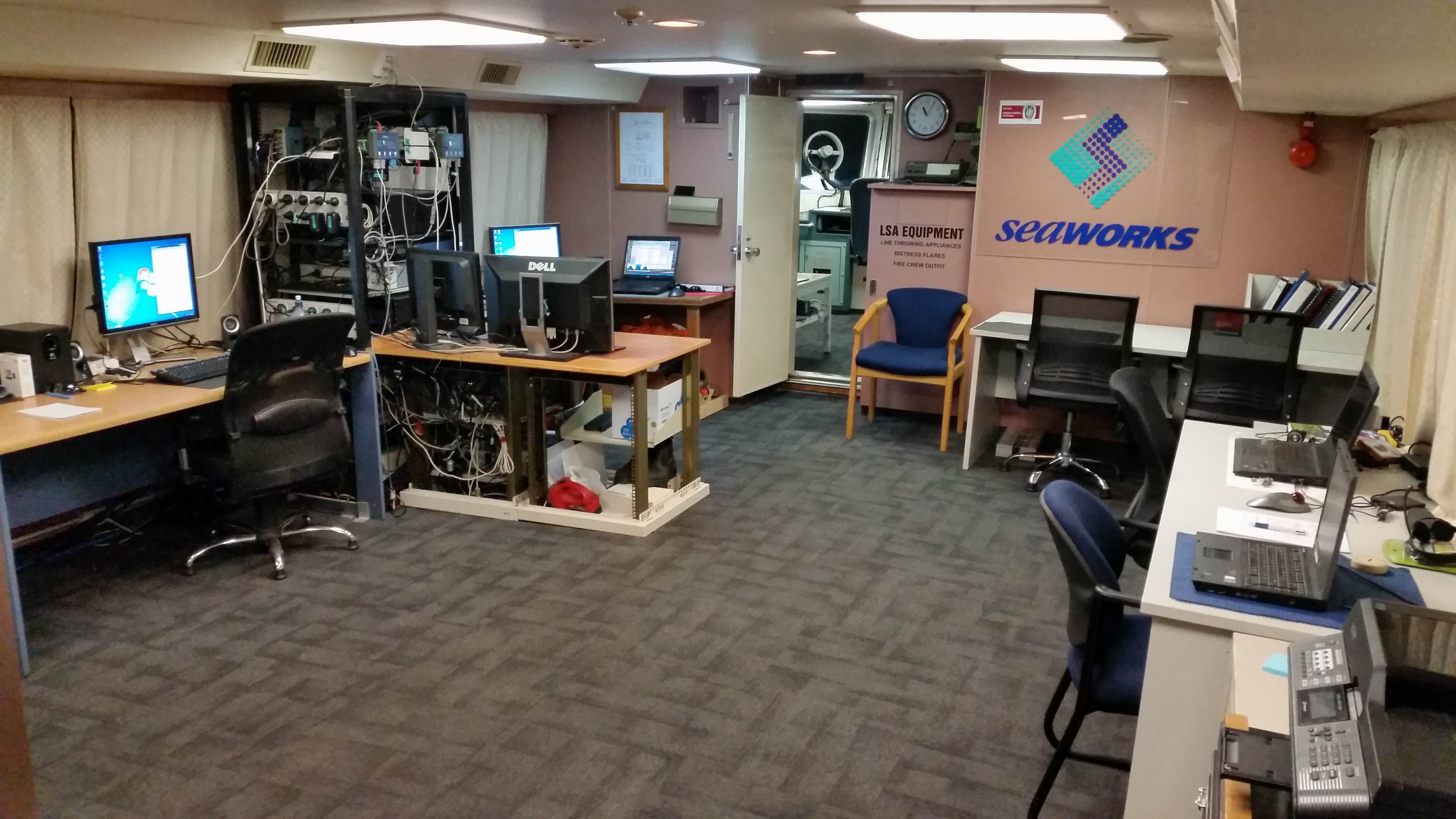 MV Seasurveyor – Seaworks Vessels