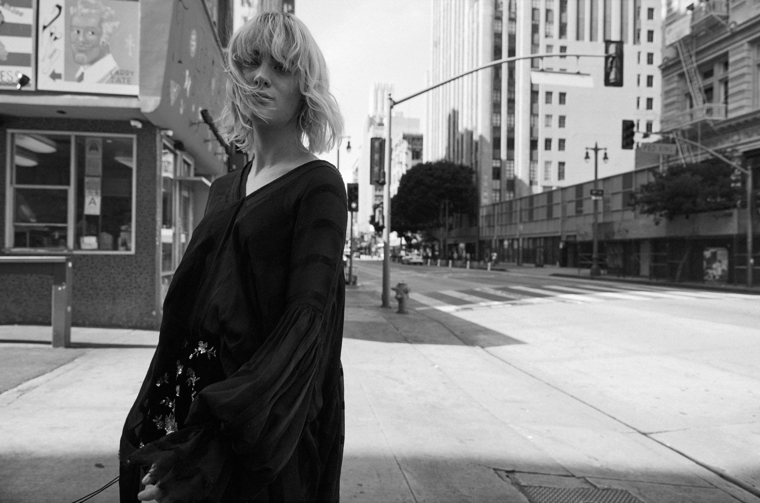 Mackenzie Davis Style