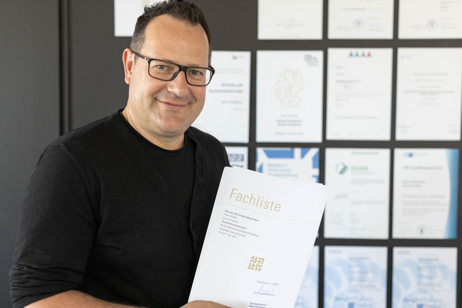 Registration as a specialist adjudicator and on the design advisory ...