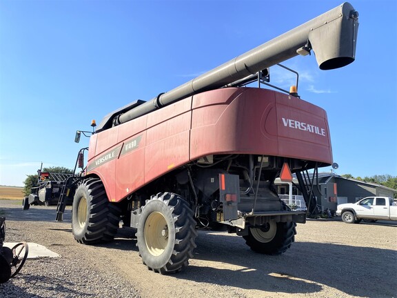 2012 Versatile RT490 Combines