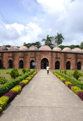 Saat Gambuj Mosque (Bagerhat) | FreeGuides