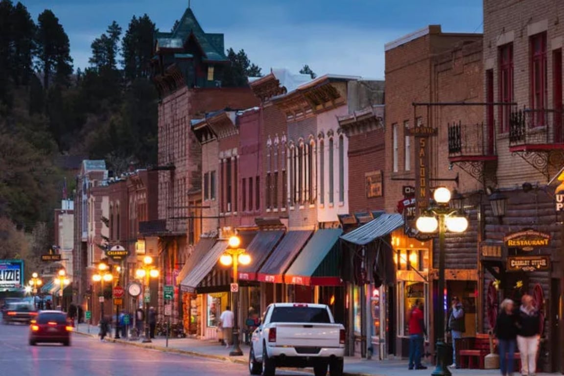 Get out pass | Pros and Cons of Living in a Big City vs Small Town