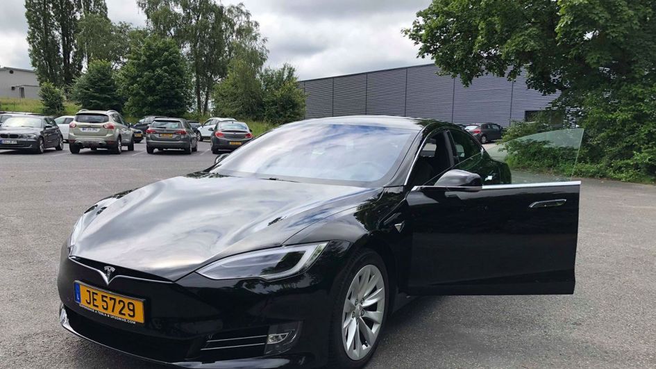 RTL - UFODrive Tesla rental has landed at Luxairport, we tested it