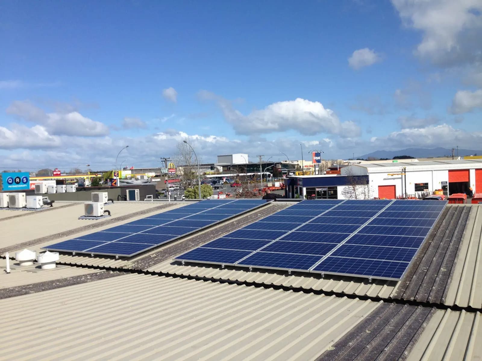 How commercial solar energy works