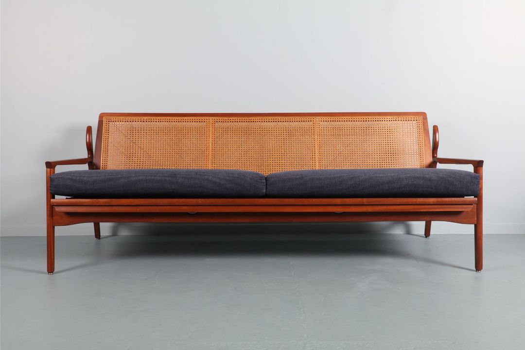 Fred Lowen — Australia