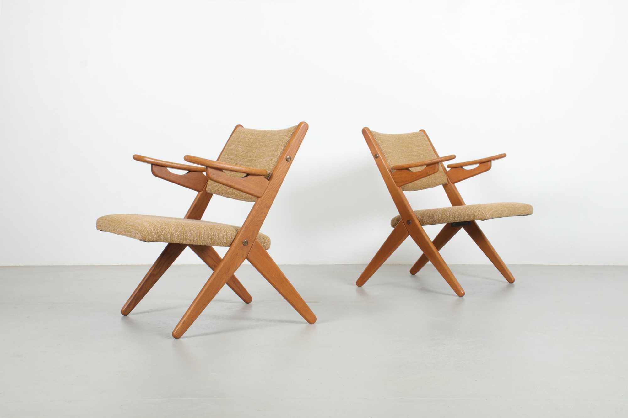 Pair of Sharp Arne Hovmand-Oslen 'Scissor' Chairs by Komfort