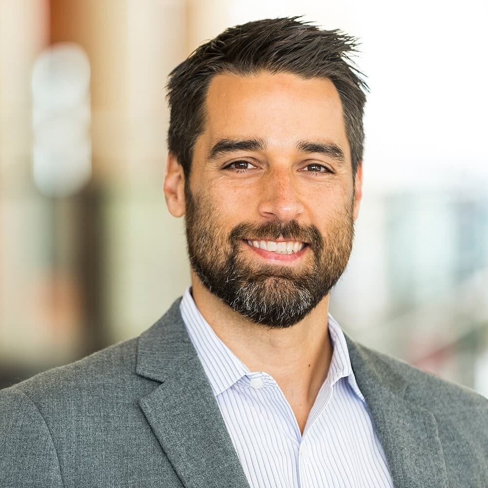 How to Take a Good Linkedin Profile Photo