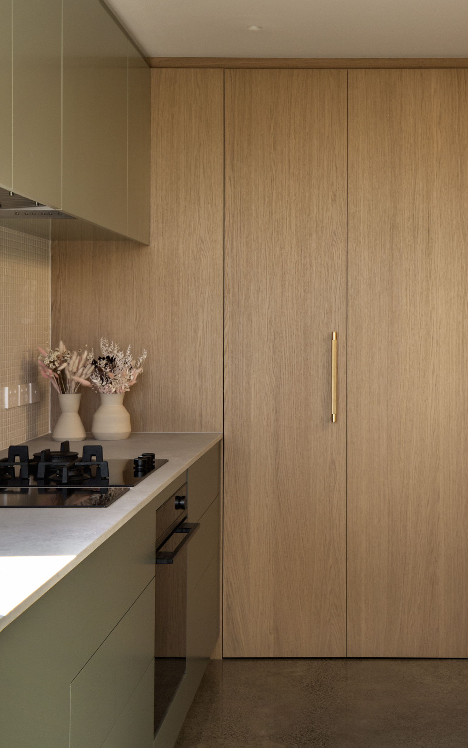 Ivory Oak Veneer