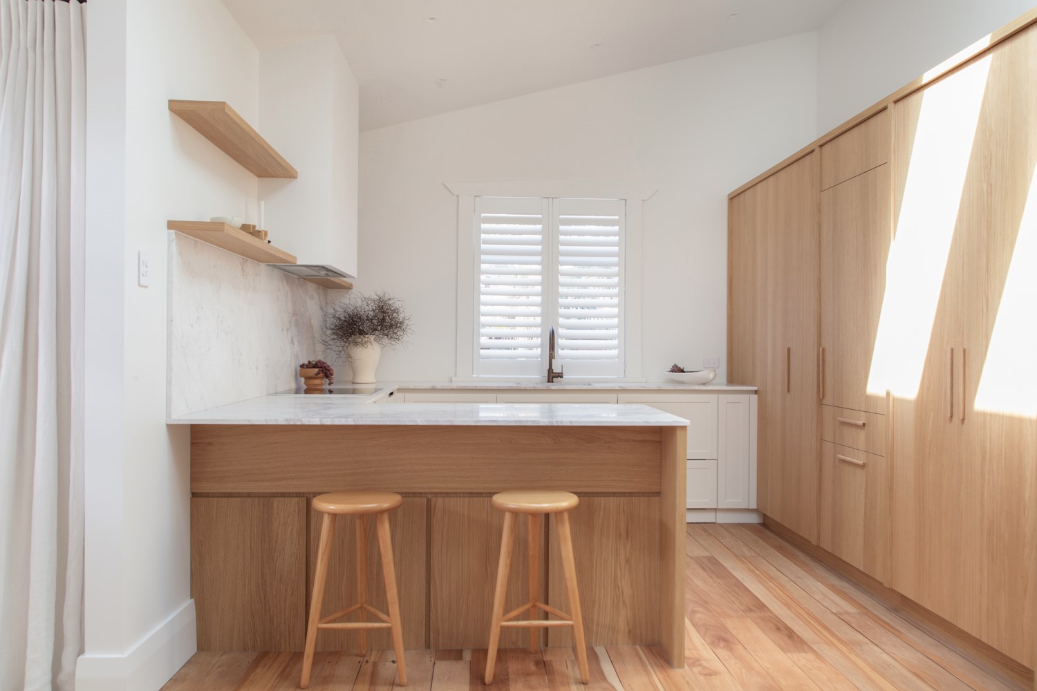 Ivory Oak Veneer