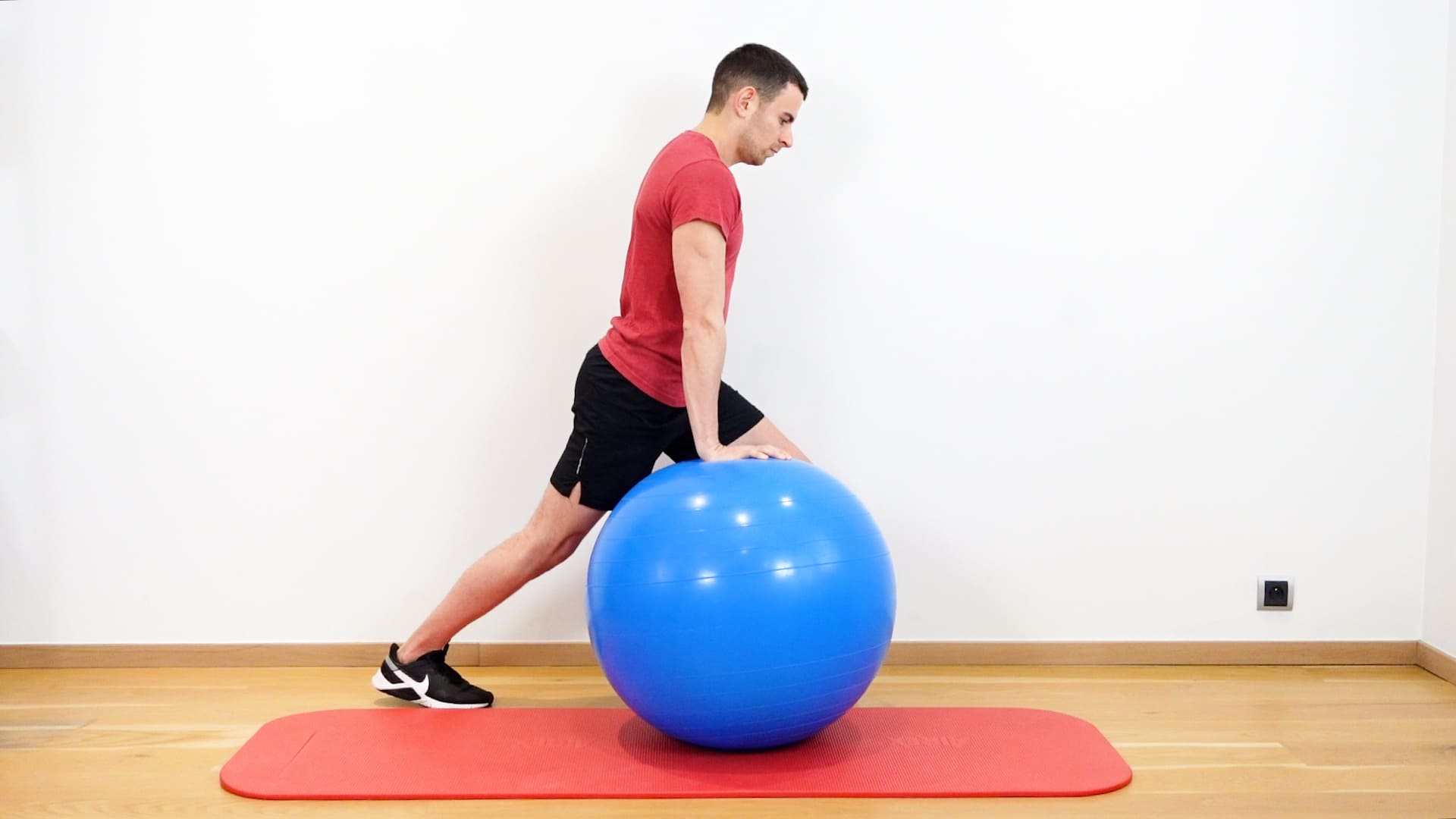 Vidéo d'exercice - Renforcement abaisseurs d'épaule avec Swiss Ball