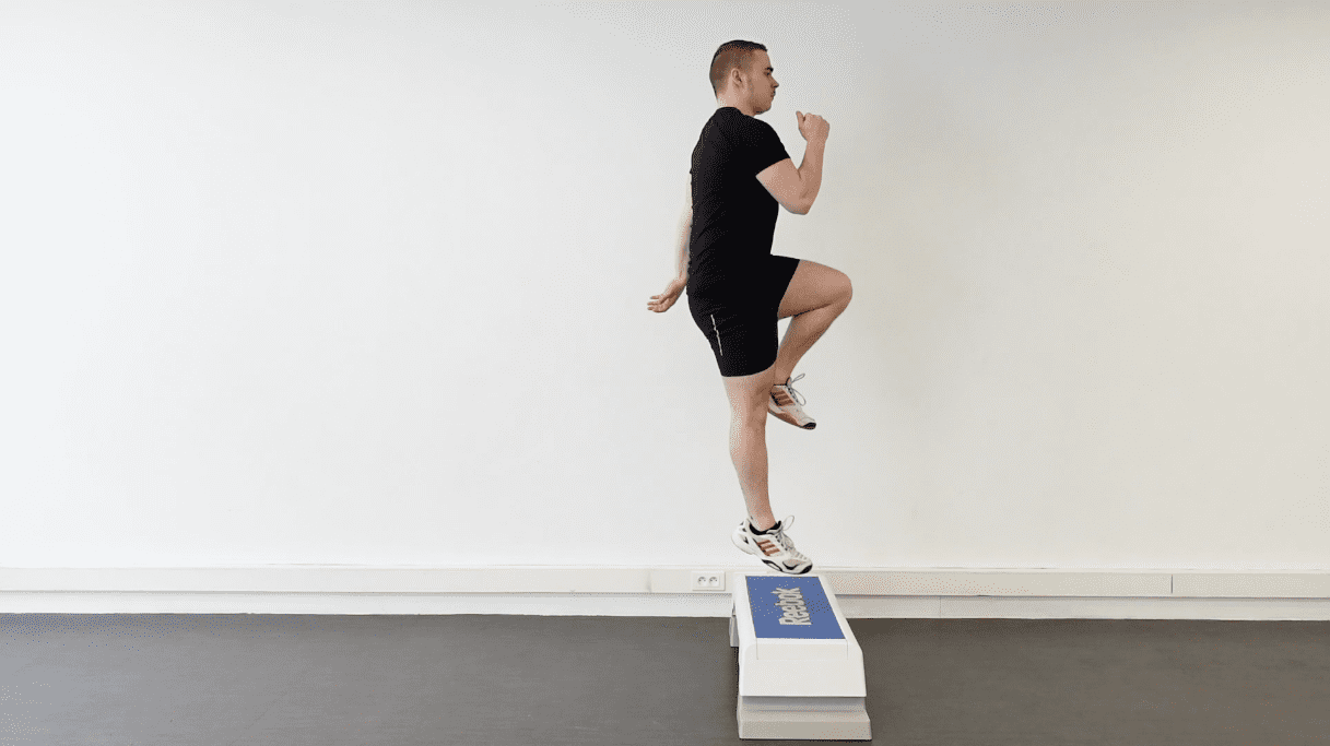 Vidéo d'exercice - Step up dynamique avec saut
