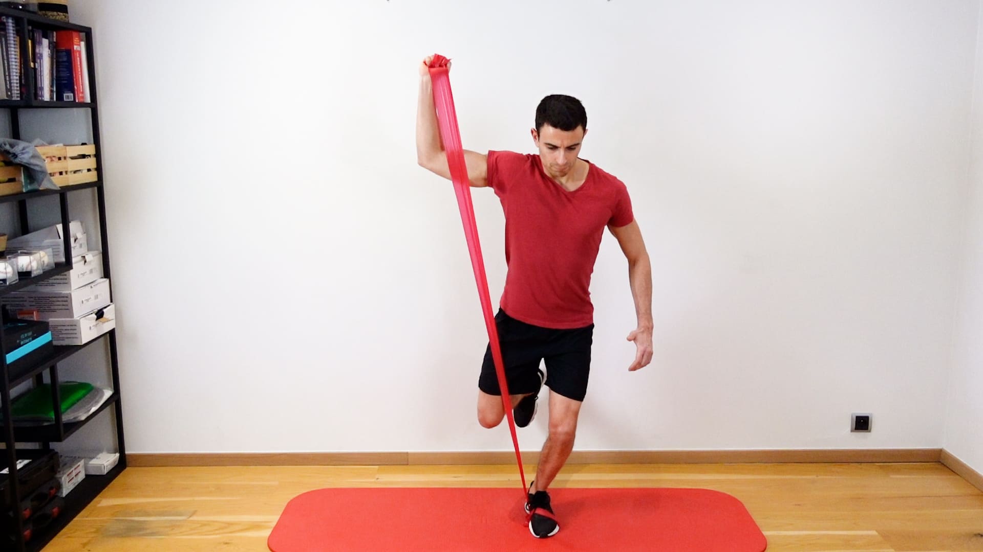 Vidéo d'exercice - Stabilisation en développé épaule avec traction de l ...