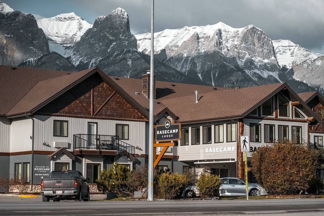Explore the Beauty of the Canadian Rockies | Basecamp Lodge Canmore