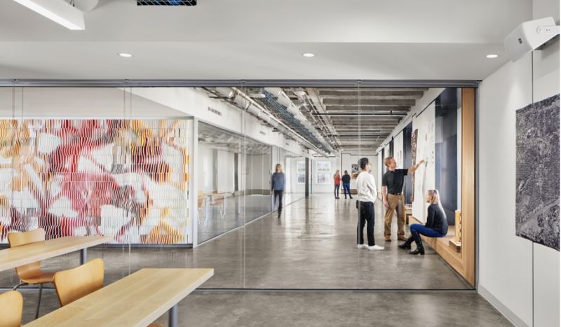 How Media Architecture Creates Solutions in Learning Environments