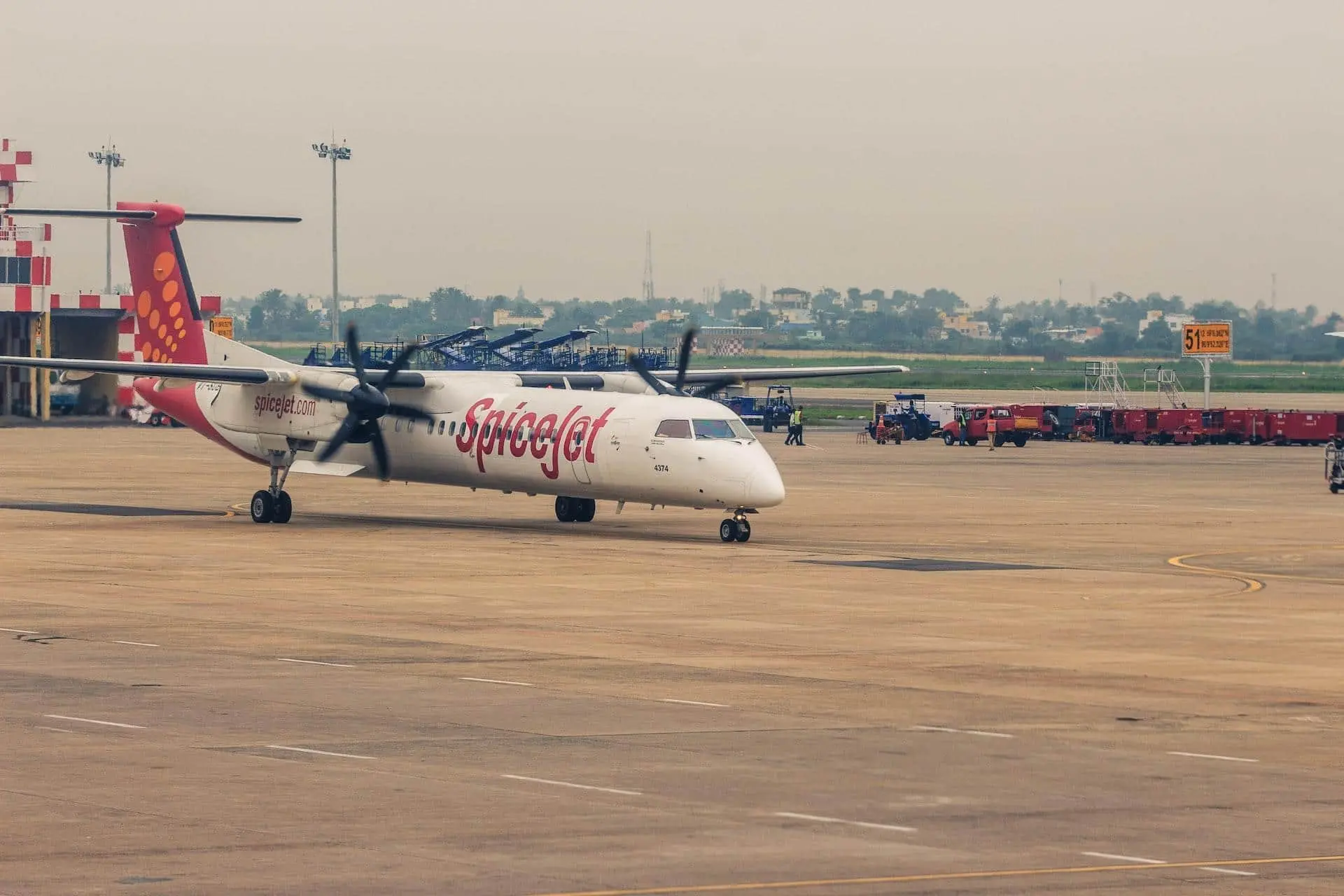SpiceJet Review [2023]: Low fares but are they trustworthy?