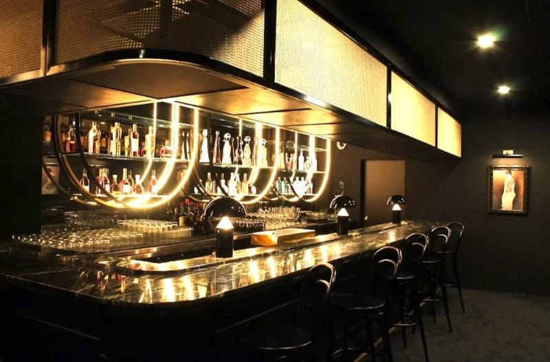 10 Top Bars in Toronto: Local Picks For A Great Night Out!