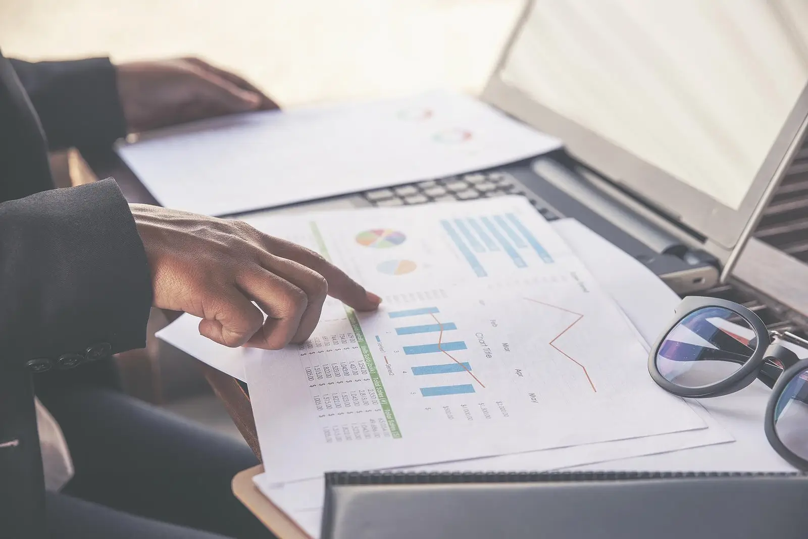 Marketing To Financial Advisors Using Direct Marketing Approaches