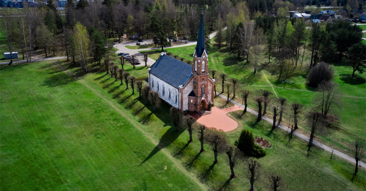 How Do Churches use Custom Pins? | PinProsPlus